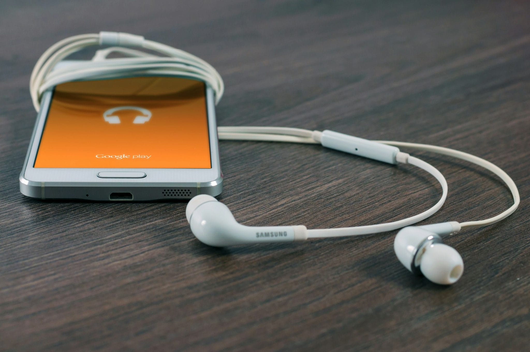 Best iPhone Read-Aloud Apps | Turn Articles, PDFs, and Books Into Audio ...