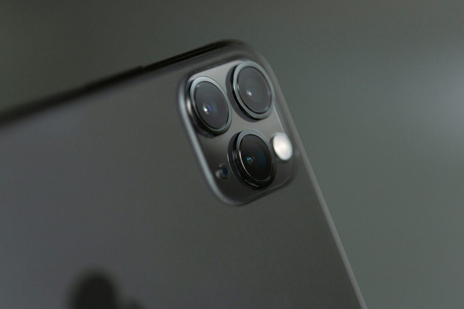 How to Mute the iPhone Camera Shutter | Japan-Spec Limits and Legal ...